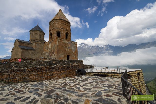 Kazbegi, Cminda Sameba i droga na lodowiec Gergeti | Gruzja