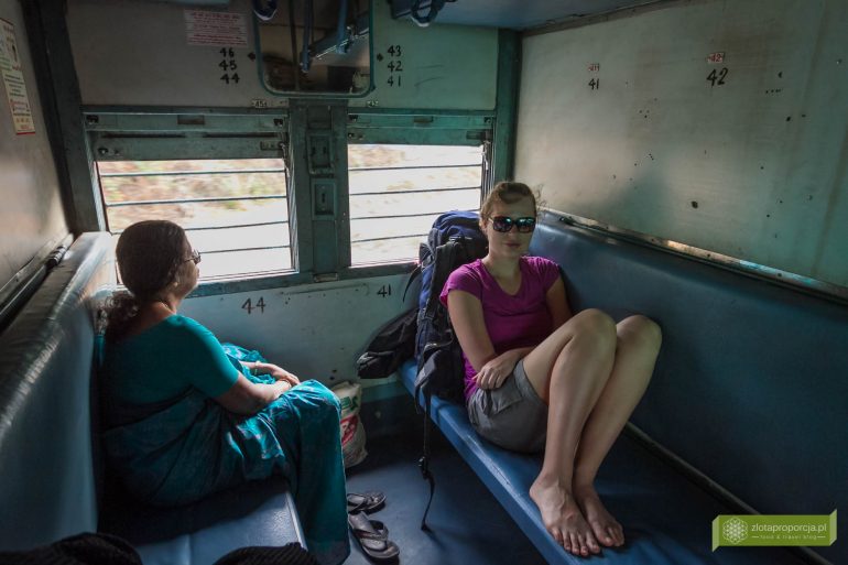Transport w Indiach. Tak się podróżuje po Indiach! | Południowe Indie
